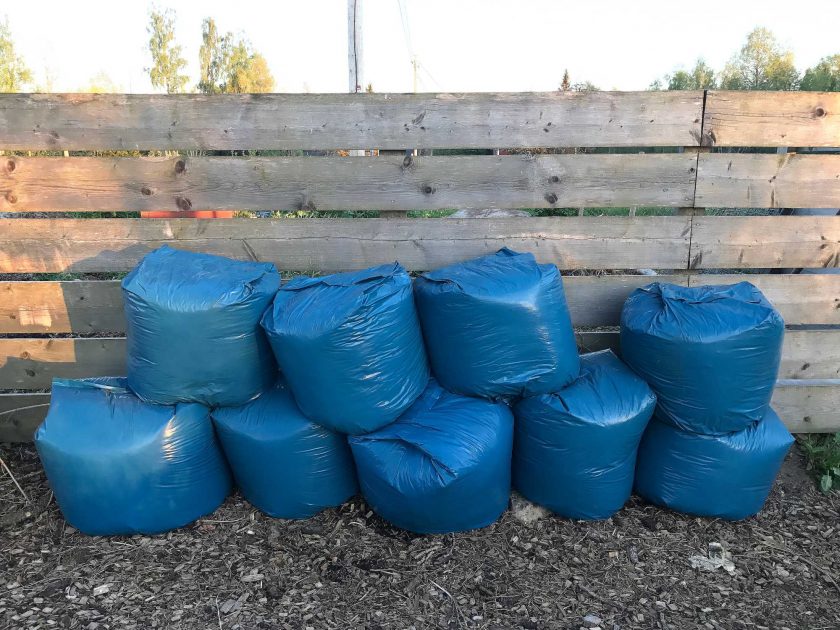 Garden DIY: Storing grass clippings – Sara's Kitchen Garden