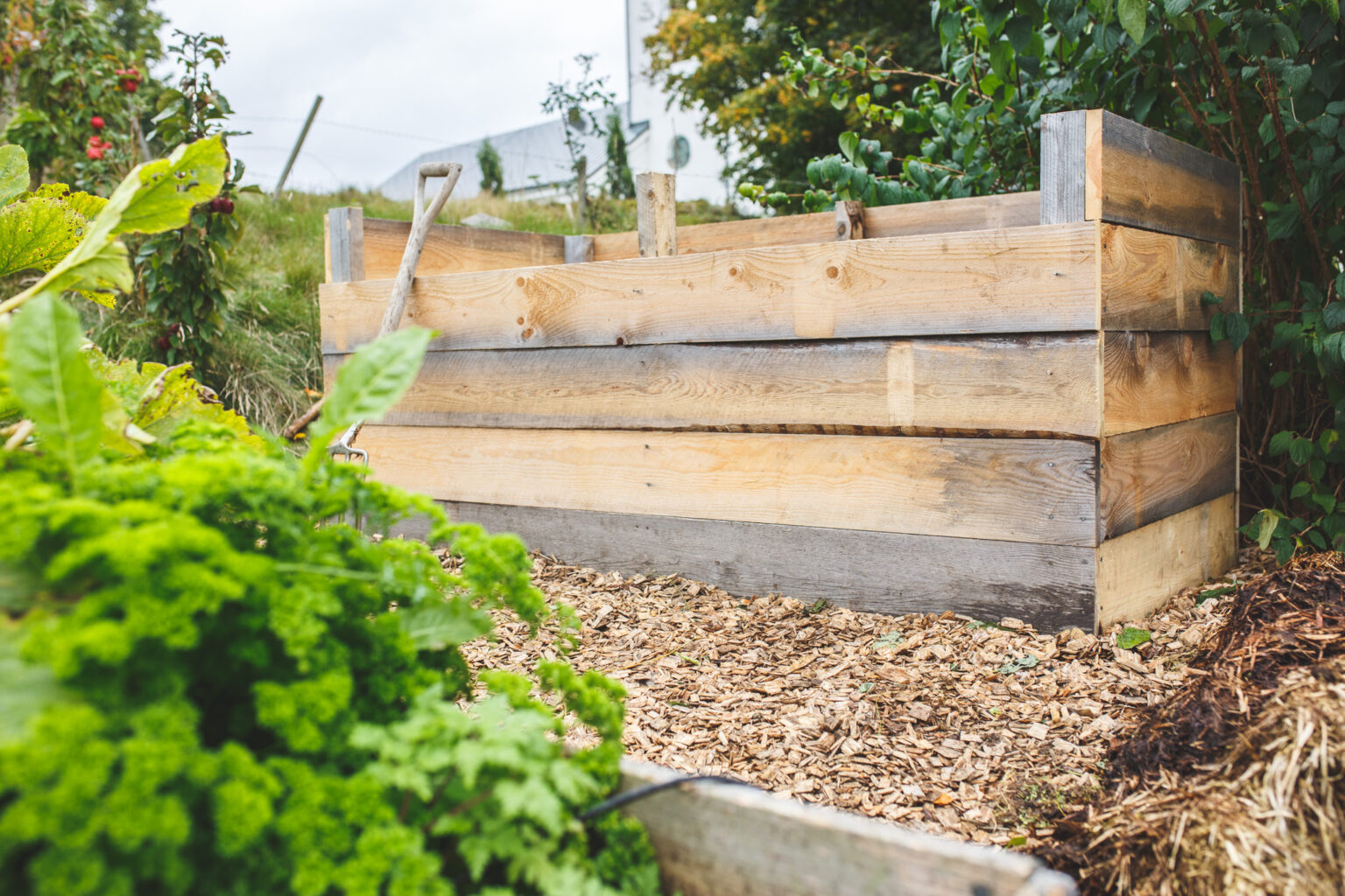 Byggbeskrivning: Bygg din egen trädgårdskompost - Sara Bäckmo